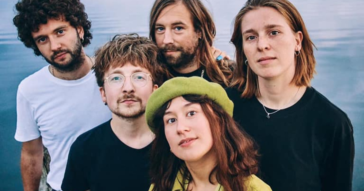 EUT speelt 'San Francisco', 'Step By Step' en 'It’s Love (But It’s Not ...