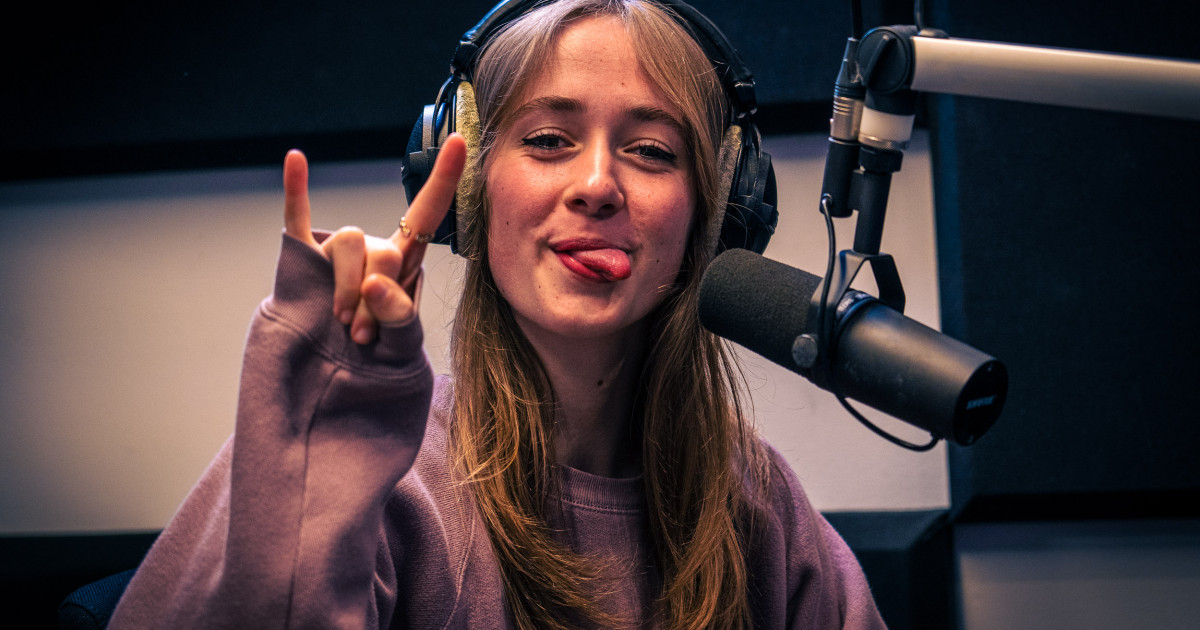 ISE maakt als KINK Future Icon indruk in de studio met nieuwe songs en ...